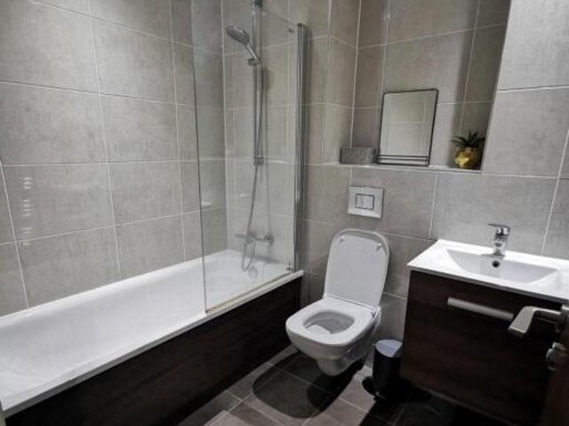 2 bedroom flat for rent in Hagley Road, Birmingham, West Midlands, B16
