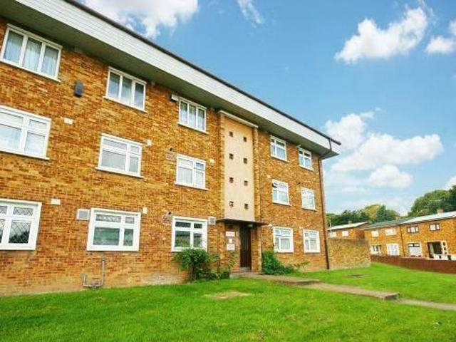 2 Bedroom Flat For Rent In Hainault, Essex