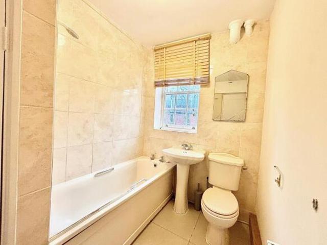 2 bedroom flat for rent in Halton Road, Islington, N1