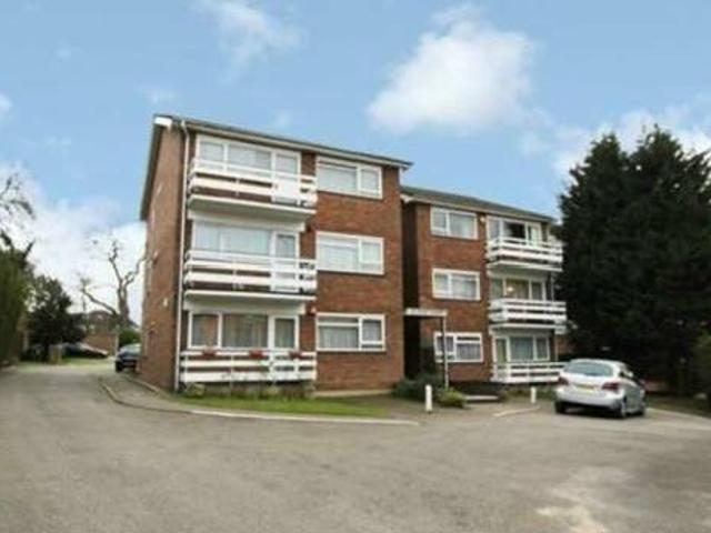 2 bedroom flat for rent in Hale Lane Edgware HA8