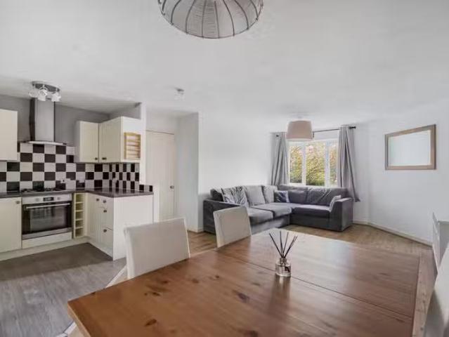 2 bedroom flat for rent in Haling Park Road, South Croydon, CR2