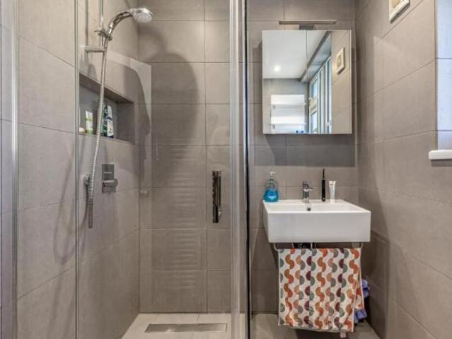 2 bedroom flat for rent in Hallfield Estate, Bayswater, London, W2