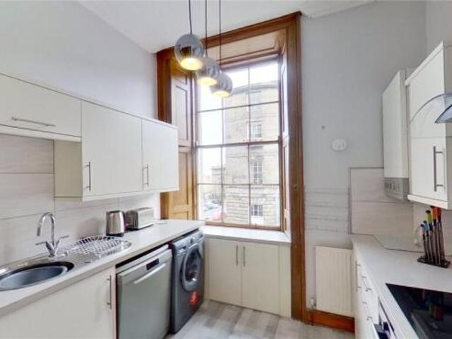2 bedroom flat for rent in Hart Street, Edinburgh, EH1