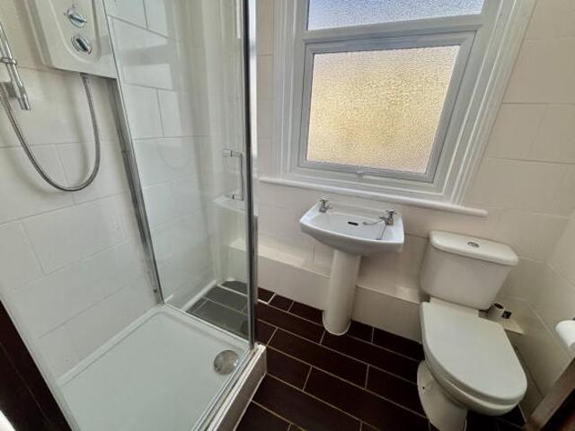 2 bedroom flat for rent in Hartfield Road, Eastbourne, BN21 2AB, BN21