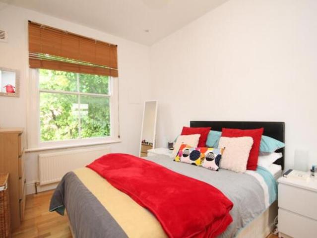 2 bedroom flat for rent in Hartham Road, Islington, N7