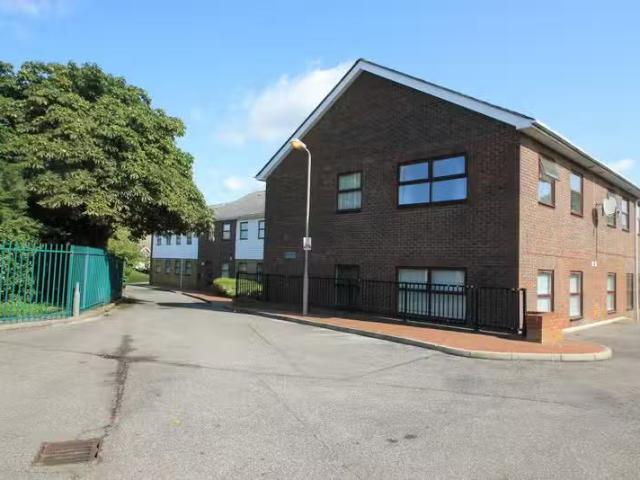 2 bedroom flat for rent in Hartington Close, Farnborough, BR6