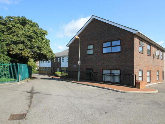 2 bedroom flat for rent in Hartington Close, Farnborough, BR6