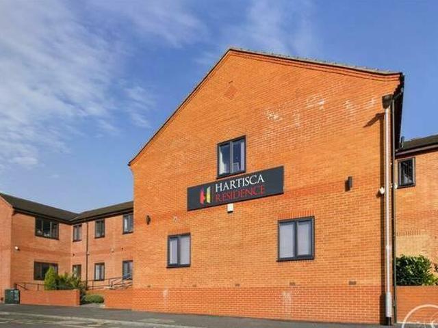 2 bedroom flat for rent in Hartisca Residence Hartwell Road Leeds LS6