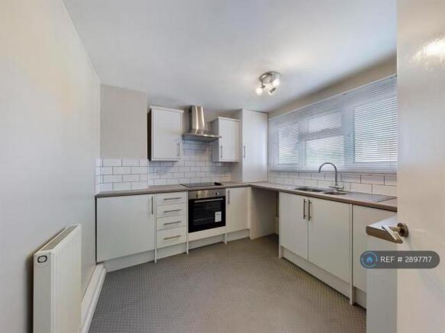 2 bedroom flat for rent in Harwell Court, Plymouth, PL1