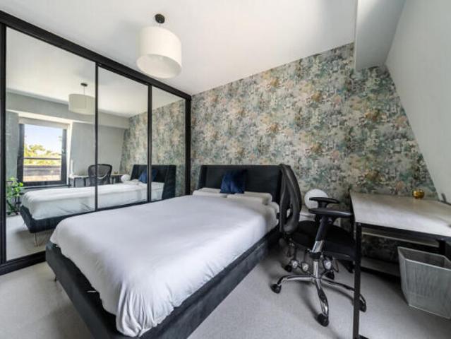 2 bedroom flat for rent in Harbord Close, Camberwell, London, SE5