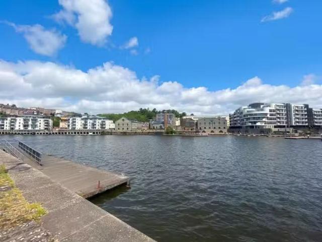 2 bedroom flat for rent in Harbourside, Great Eastern House, BS1