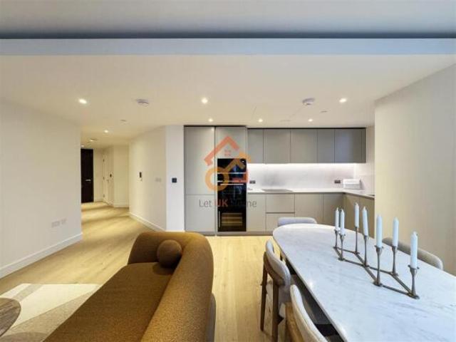 2 bedroom flat for rent in Harcourt Tower, 67 Marsh Wall, London E14