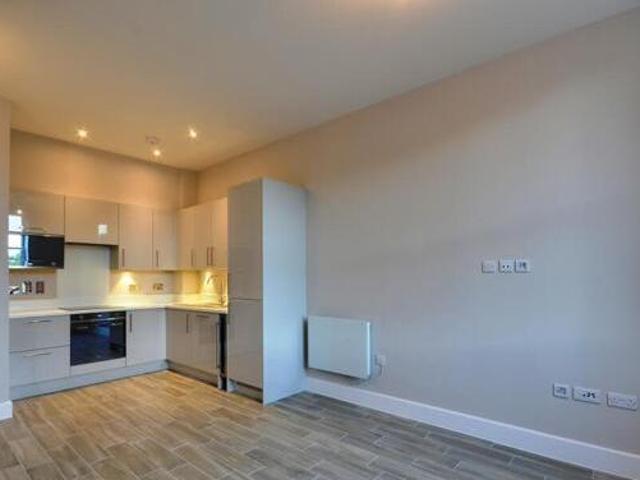 2 Bedroom Flat For Rent In Harefield, Middlesex