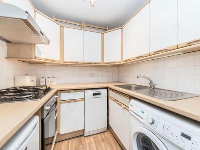 2 bedroom flat for rent in Harefield Road, Brockley, SE4