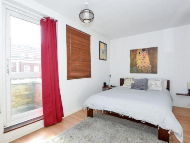 2 bedroom flat for rent in Harewood Avenue, London, NW1