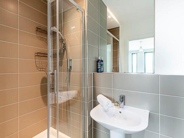 2 bedroom flat for rent in Harford Street, Stepney, London, E1