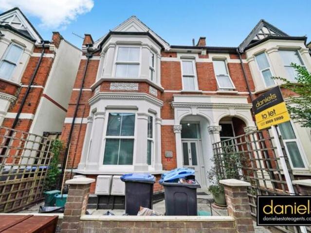 2 bedroom flat for rent in Harlesden Gardens, Harlesden, London, NW10