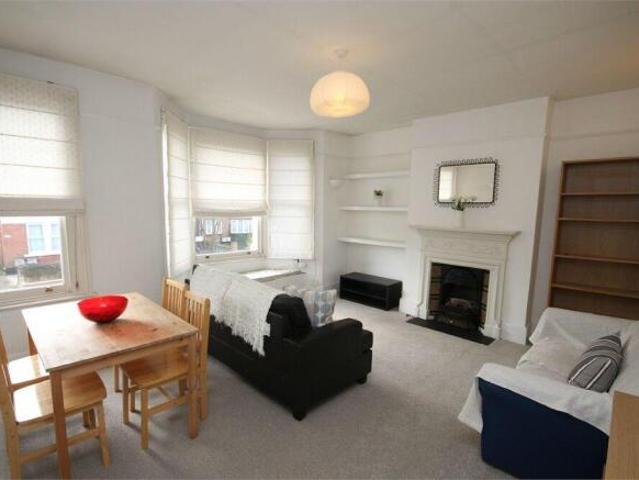 2 bedroom flat for rent in Harlesden Road, Willesden, NW10