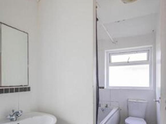 2 bedroom flat for rent in Harmer Close, Bristol, BS10