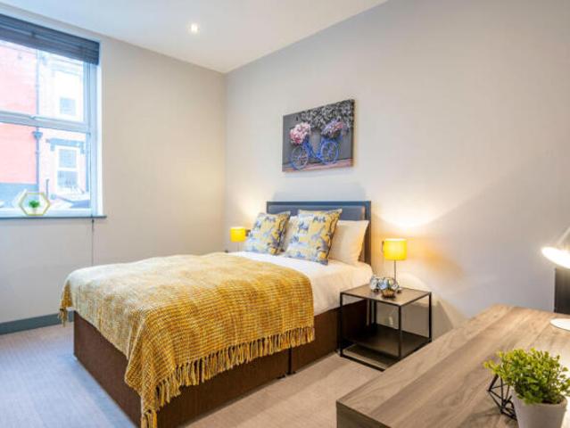 2 bedroom flat for rent in Harold Place, Leeds, LS6