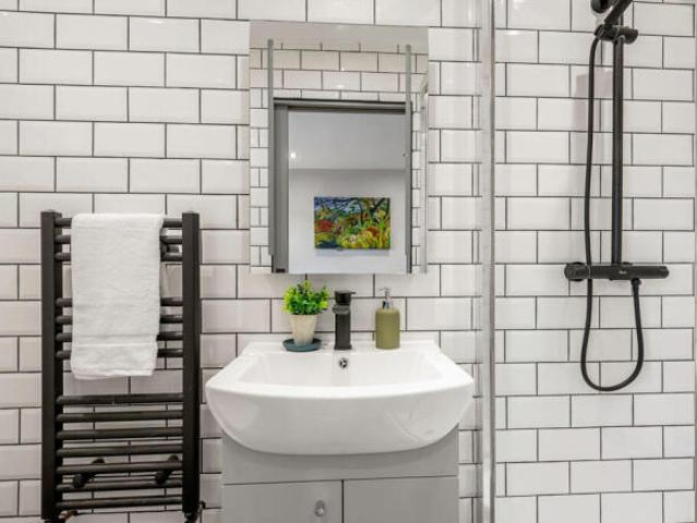 2 bedroom flat for rent in Harold Place, Leeds, LS6
