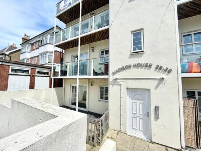 2 bedroom flat for rent in Harold Road, Cliftonville, Margate, Kent, CT9