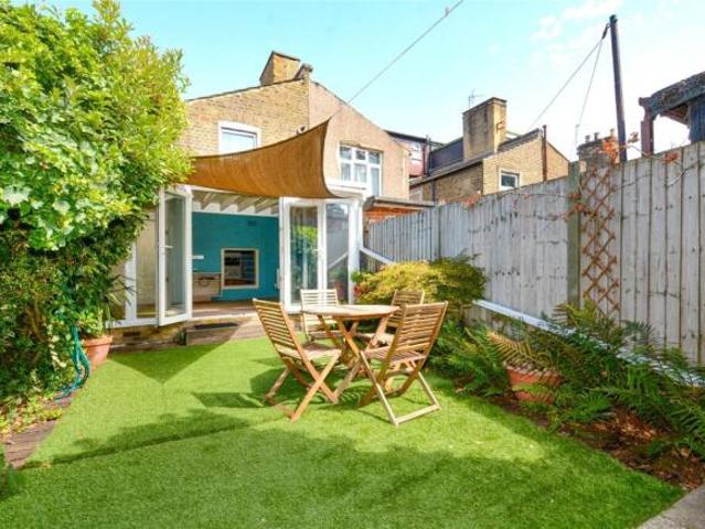 2 bedroom flat for rent in Haroldstone Road, Walthamstow, London, E17