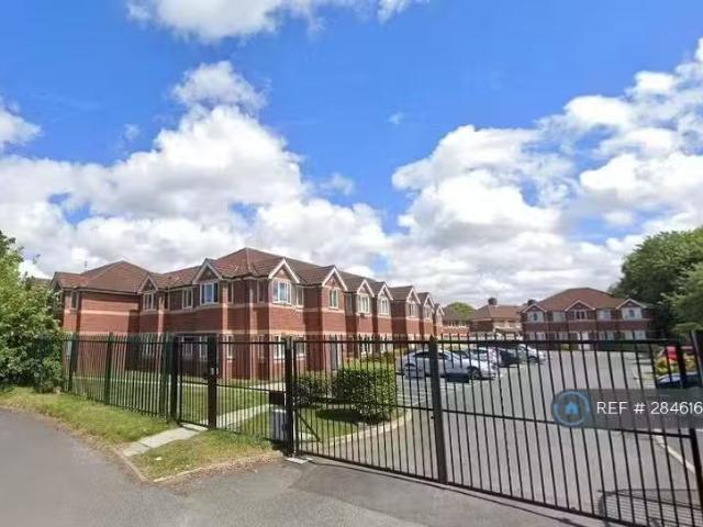2 bedroom flat for rent in Harrington Road, Liverpool, L36