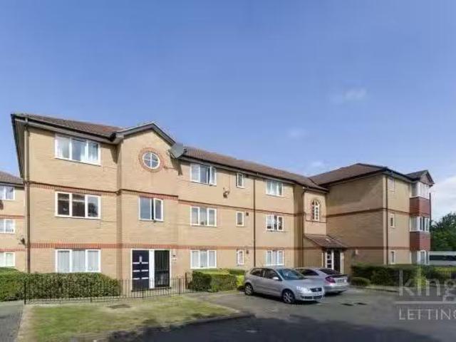 2 bedroom flat for rent in Harrier Way, London, E6