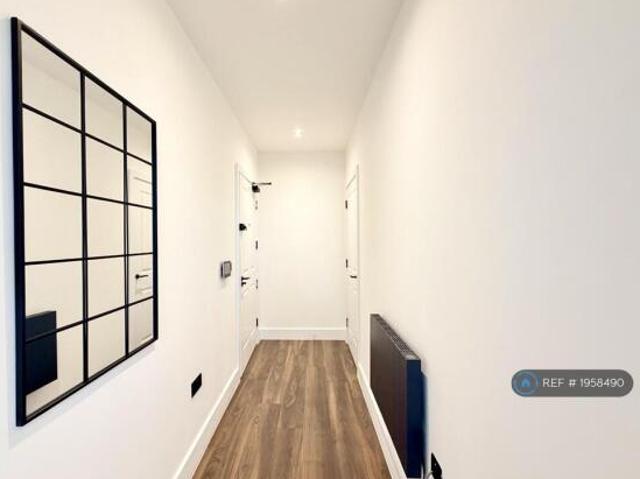 2 bedroom flat for rent in Harrow Road, London, W10