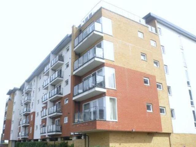 2 Bedroom Flat For Rent In Hatfield