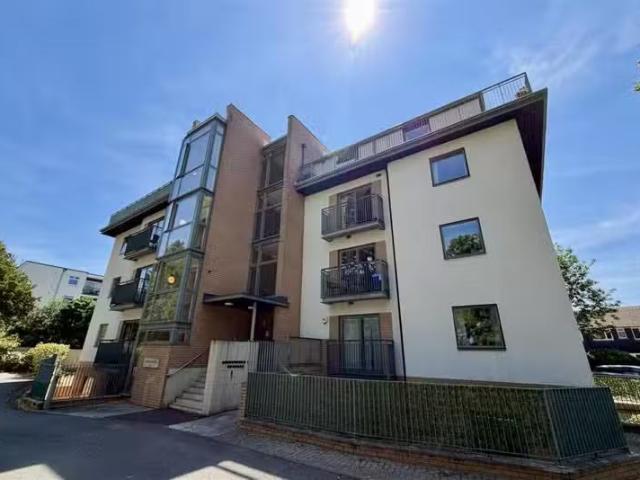 2 bedroom flat for rent in Hatherley Road, Cheltenham, GL51