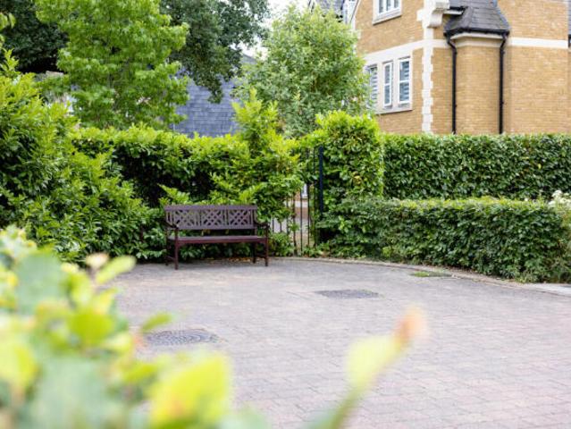 2 bedroom flat for rent in Havanna Drive, London, NW11