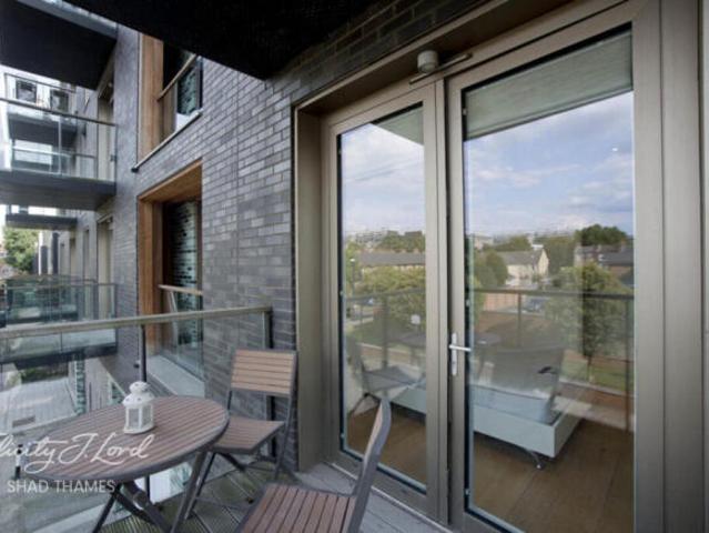 2 bedroom flat for rent in Haven Way, London, SE1
