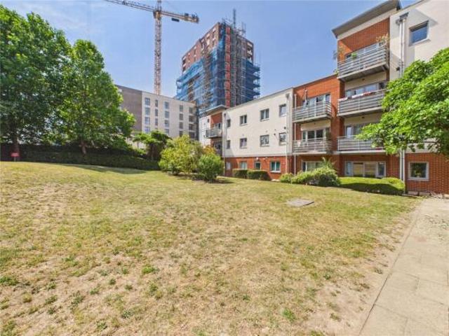 2 bedroom flat for rent in Hawker Place, Walthamstow, E17