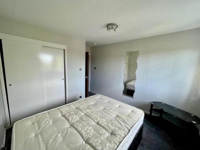 2 bedroom flat for rent in Haydon Close, Red House Farm, NE3