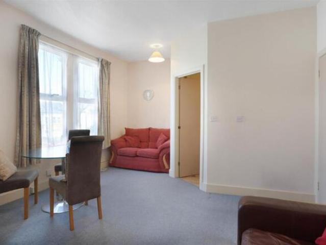 2 bedroom flat for rent in Haydons Road, Wimbledon, SW19