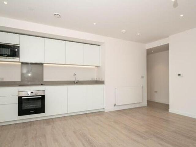2 Bedroom Flat For Rent In Hayes, Middlesex