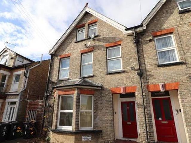 2 bedroom flat for rent in Hayes Road Clacton on Sea CO15