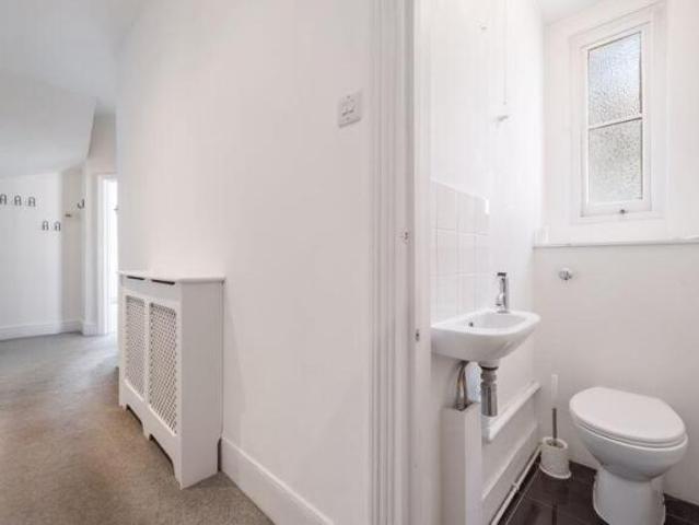 2 bedroom flat for rent in Hazelbourne Road, London, SW12