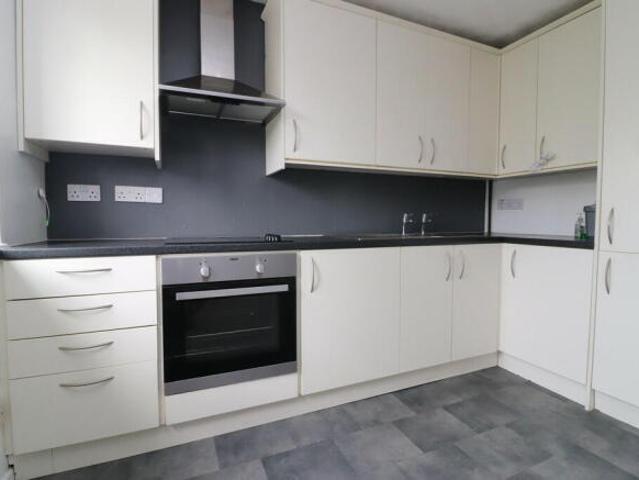 2 bedroom flat for rent in Hazelwood Close, Tunbridge Wells, TN2