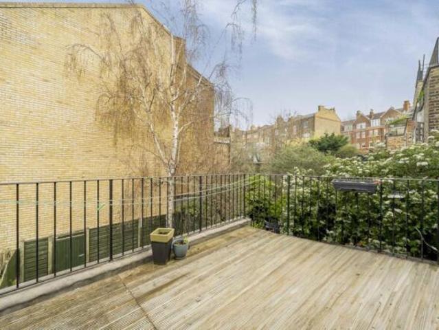2 bedroom flat for rent in Hemstal Road, West Hampstead, NW6