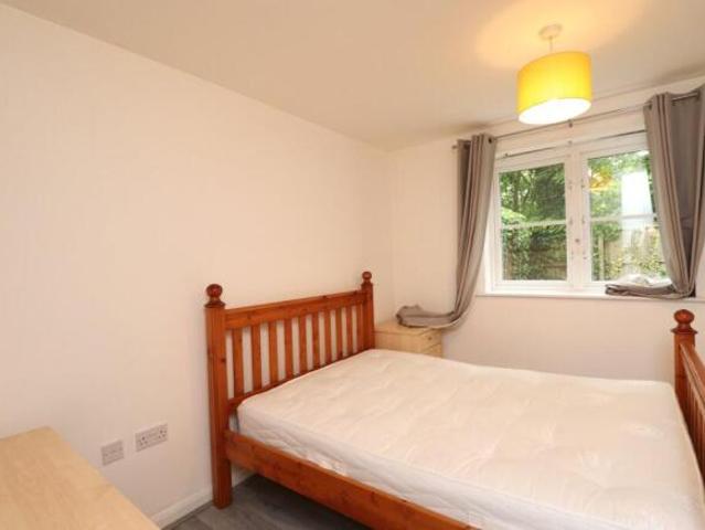 2 bedroom flat for rent in Henconner Lane, Bramley, Leeds, West Yorkshire, LS13