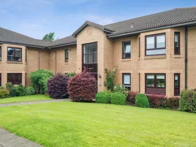 2 bedroom flat for rent in Henderland Road, Bearsden, Glasgow.