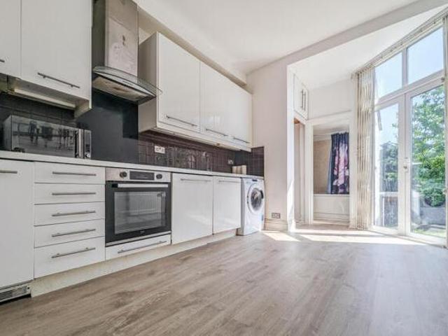 2 Bedroom Flat For Rent In Hendon, London