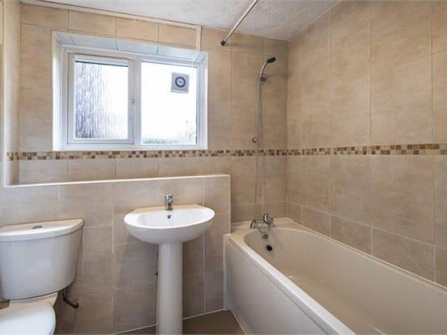 2 bedroom flat for rent in Henley Court, Parkhill Road, Bexley, DA5