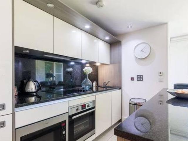 2 bedroom flat for rent in Henmarsh Court Balls Park Hertford SG13