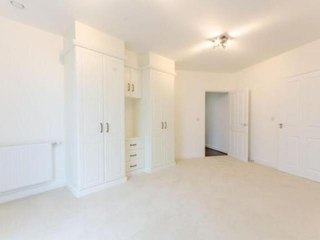 2 bedroom flat for rent in Henry Darlot Drive, Mill Hill, London, NW7