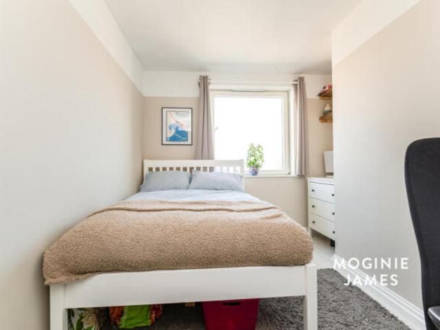 2 bedroom flat for rent in Heol Glan Rheidol, Cardiff, CF10