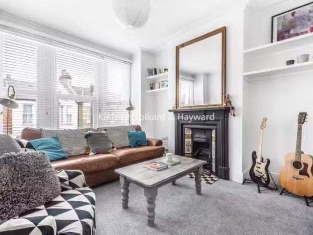 2 bedroom flat for rent in Heaton Road, Mitcham, Surrey, CR4
